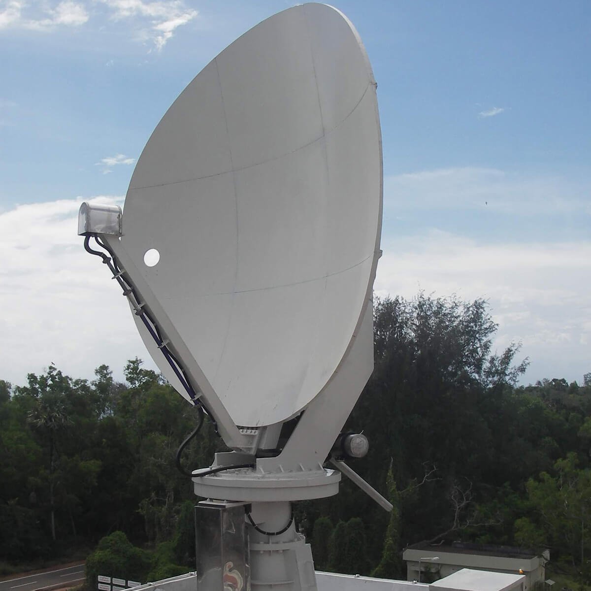 Cosecant Antenna - Sumeru Microwave Communications Private Limited